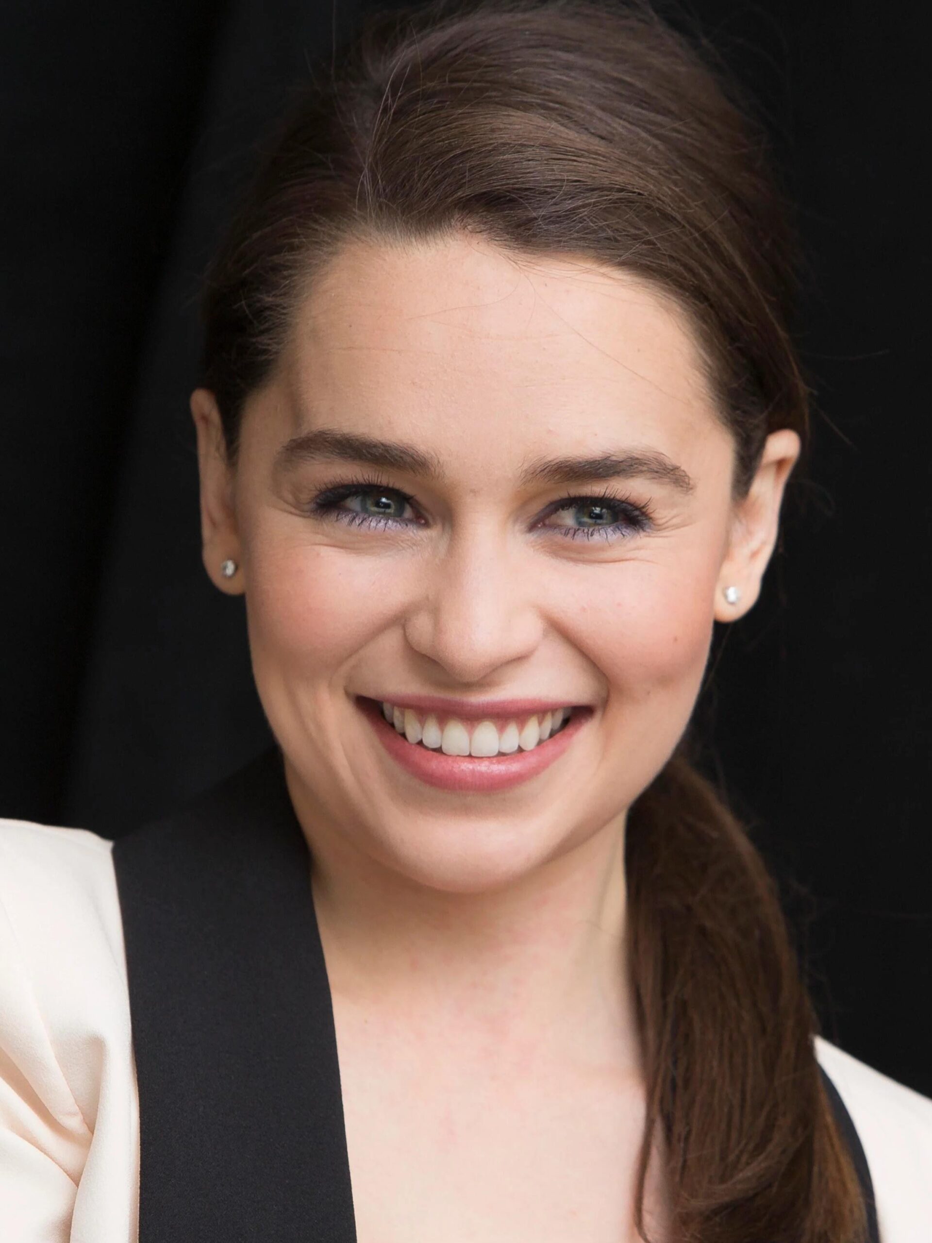 Emilia Clarke - GULF CHANNELS